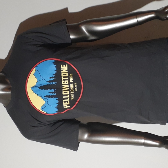 General Standard | Shirts | Nwt Yellowstone National Park Short Sleeve ...